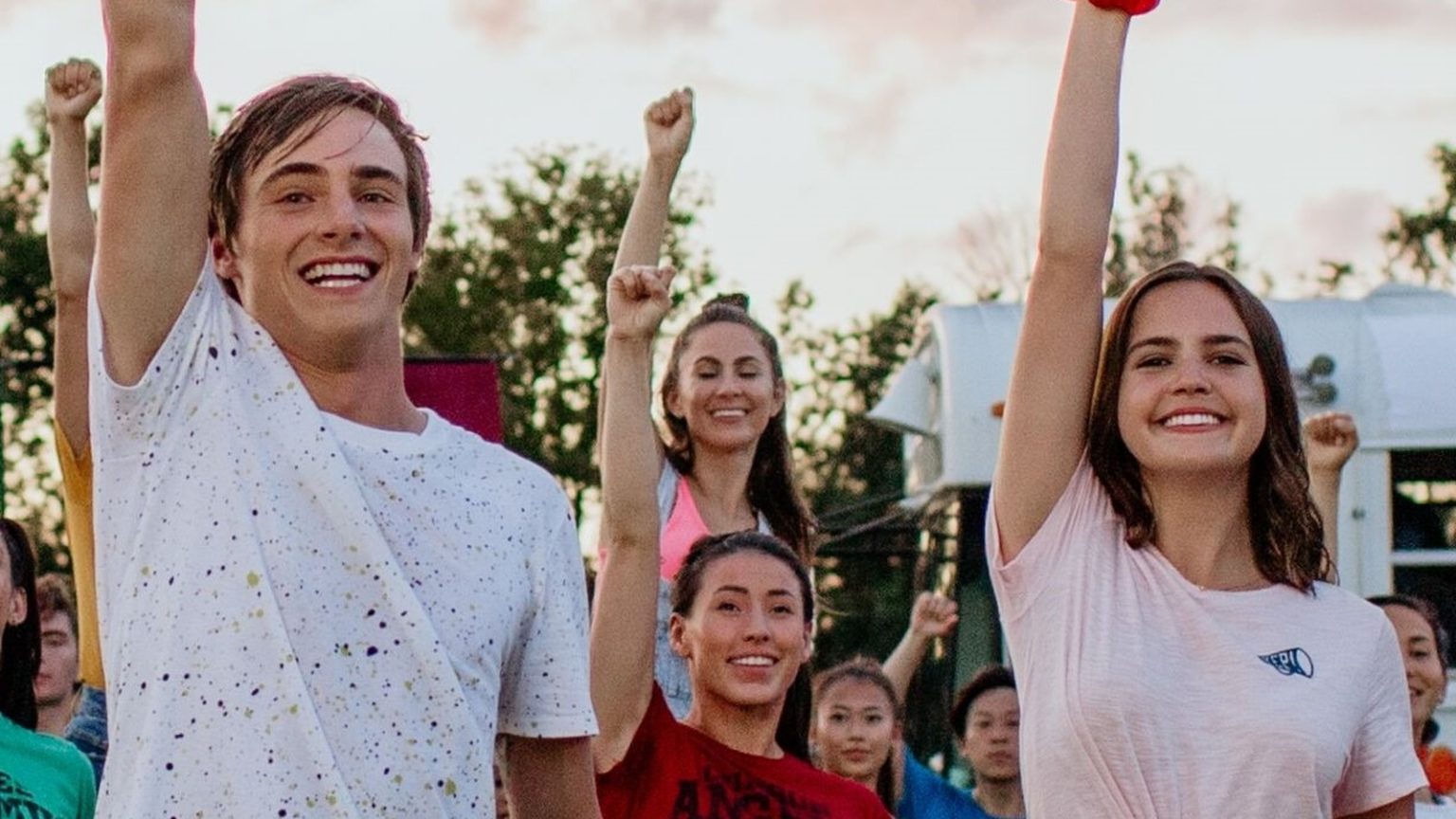 Netflix' A Week Away's Bailee Madison & Kevin Quinn Meet Cute! - What ...